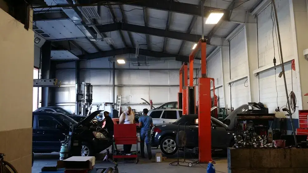 E.M. AUTO REPAIR & CERTIFIED EMISSIONS TEST CENTER in Danbury, CT - 141 ...